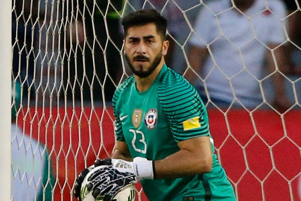 “No tiene nada que hacer”: Johnny Herrera critica citación de jugador ...